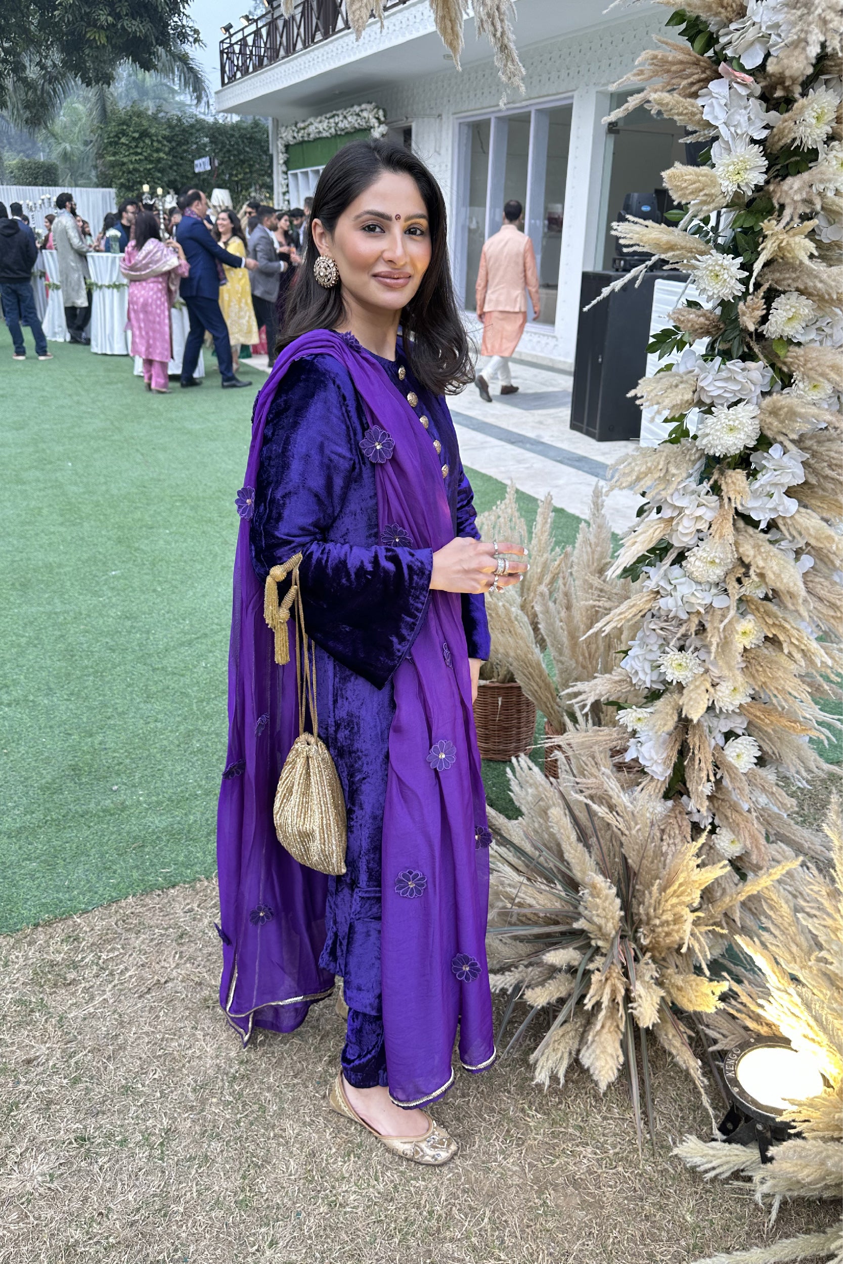 Dohr | Purple velvet kurta set with dupatta | Nazarah